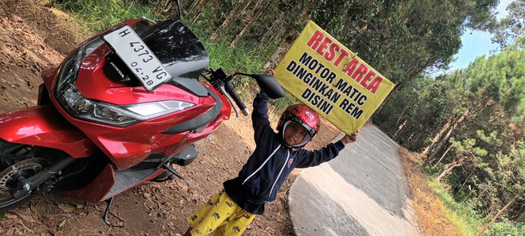 Kuasai Turunan Curam dengan Aman! Panduan Lengkap Pengereman PCX 160 ...
